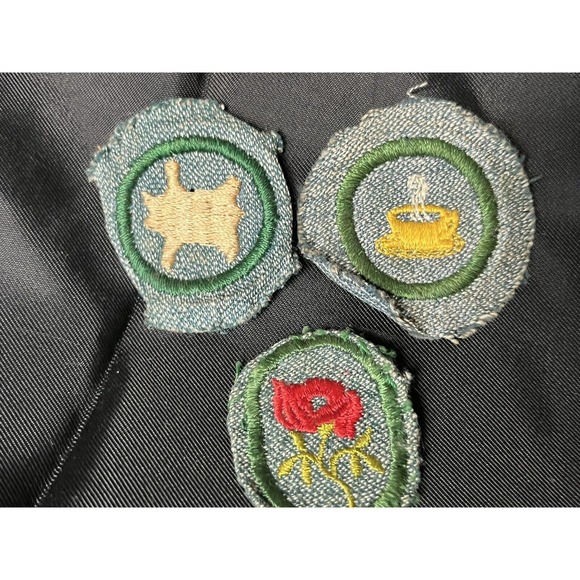 Art | 3 Vintage Girl Scout Badges Girl Scout Membership Card Leather ...